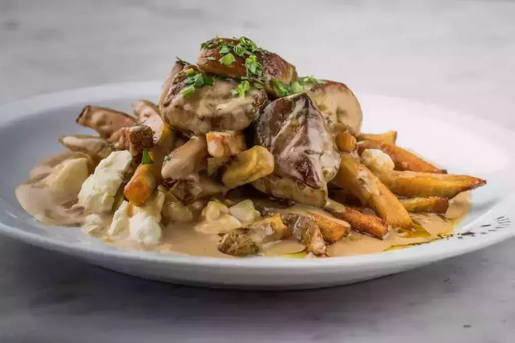 The 7 Best Places For Poutine In Quebec | Enjoy Travel