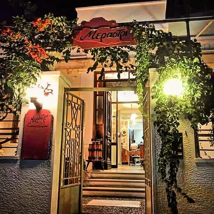 Where to Eat in Heraklion: Seafood to Souvlaki | Enjoy Travel