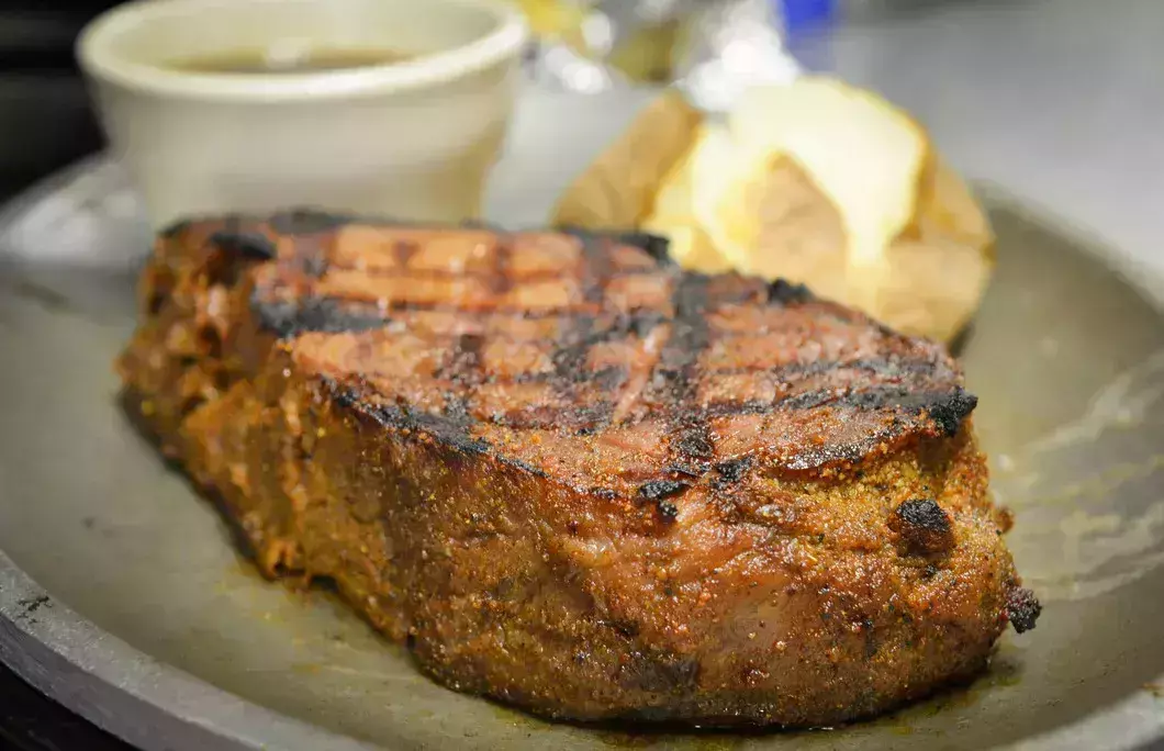7 Best Steakhouses in Michigan | Enjoy Travel