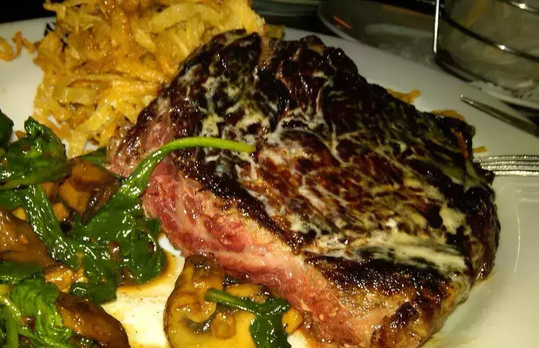 7 Best Steakhouses in Michigan | Enjoy Travel