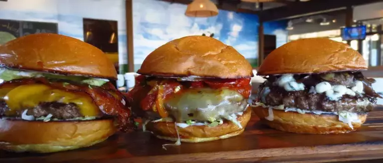 The 7 Best Burgers In Chandler, Arizona | Enjoy Travel