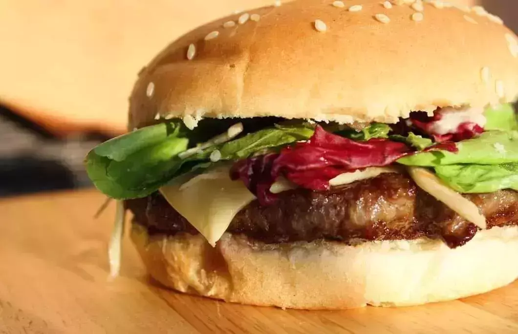 The 7 Best Burgers In Fort Wayne, Indiana | Enjoy Travel