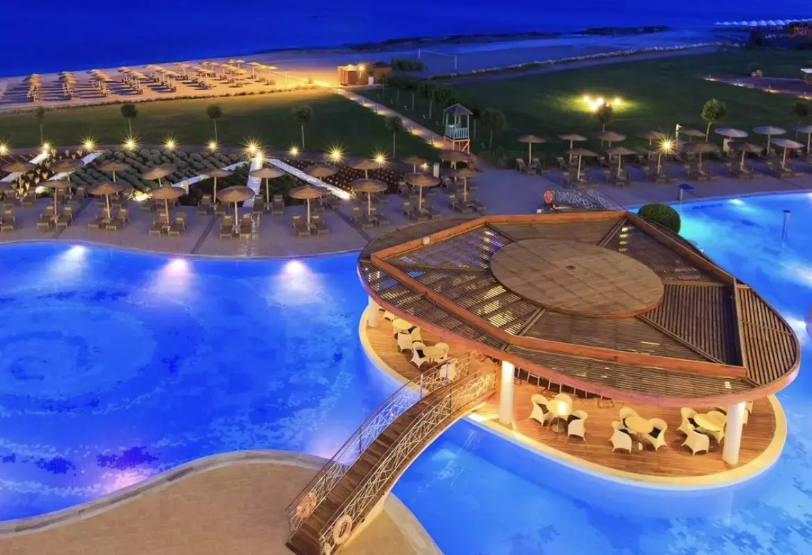 7 Incredible Hotel Pools in Greece for the Perfect Escape | Enjoy Travel