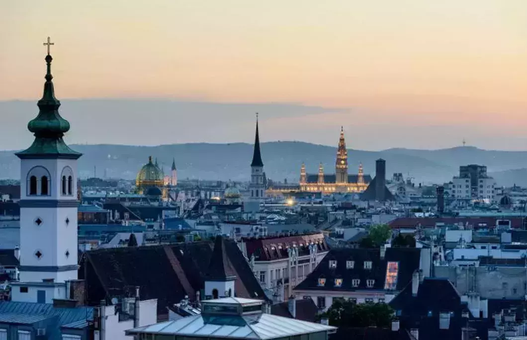 Budapest Vs Vienna: How To Choose Between The Two | Enjoy Travel
