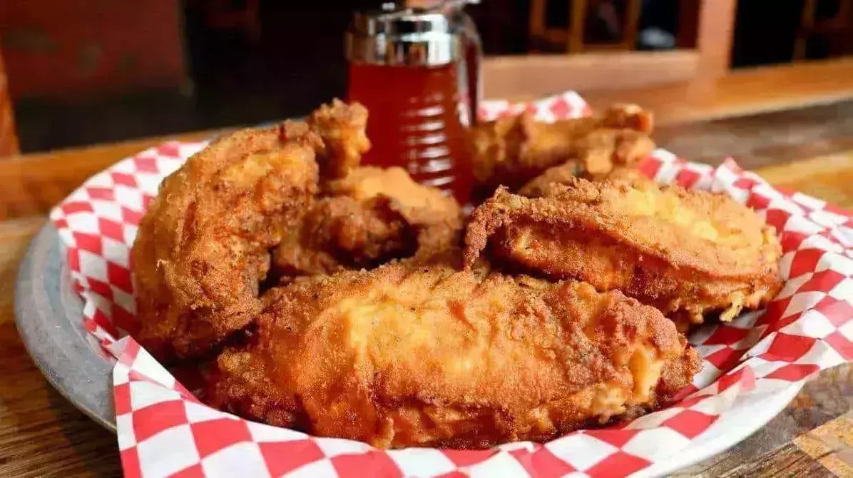 The 7 Best Spots For Fried Chicken In Louisville | Enjoy Travel