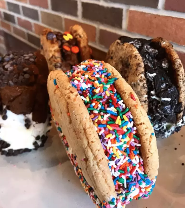 7 Bucket List Foods To Eat In Detroit | Enjoy Travel