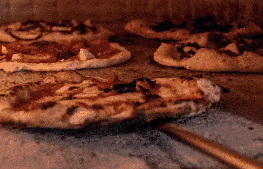 The 50 Best Places For Pizza In California | Enjoy Travel