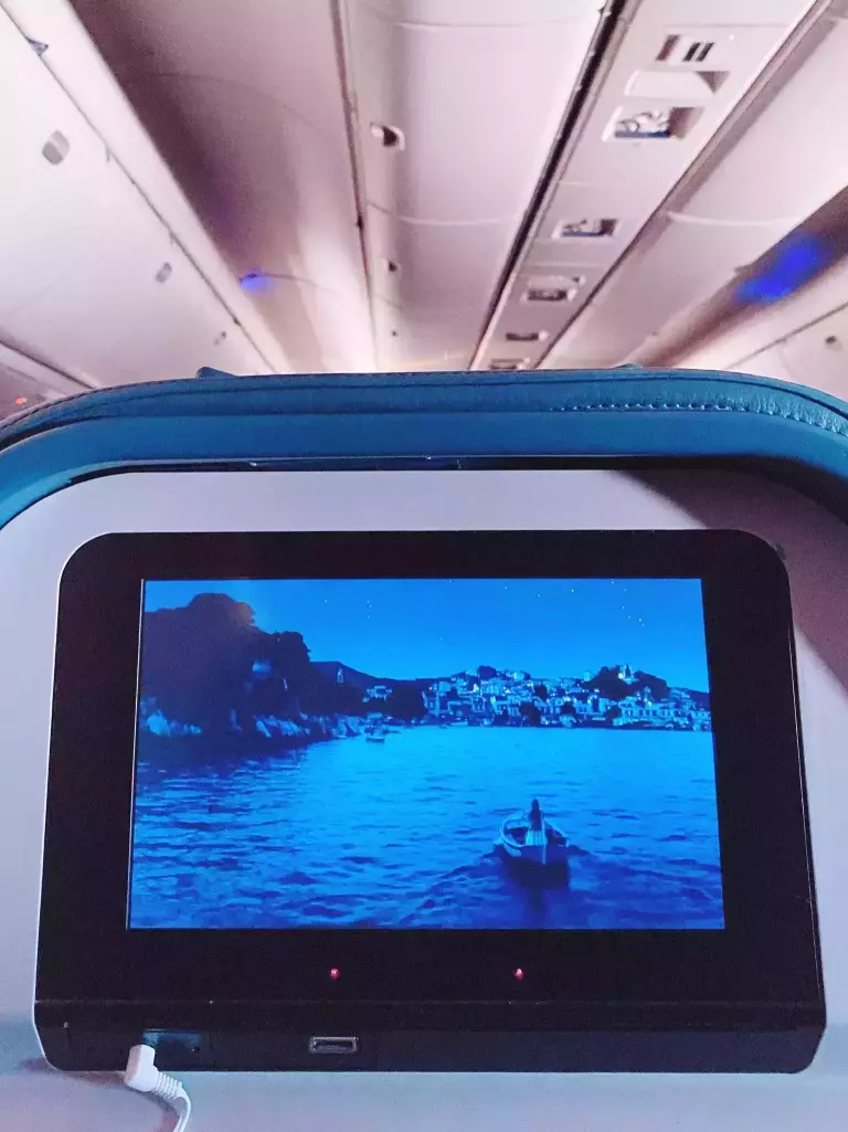7 Perfect Movies To Watch On A Two Hour Flight | Enjoy Travel