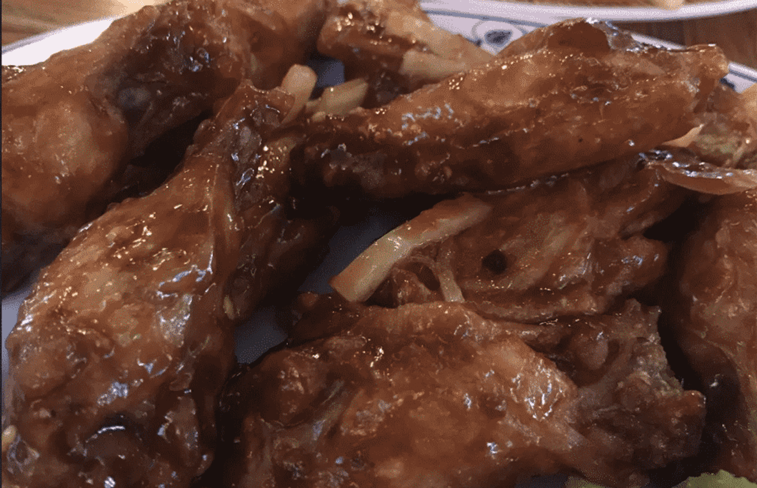 The 7 Best Spots For Chicken Wings In Denver | EnjoyTravel.com